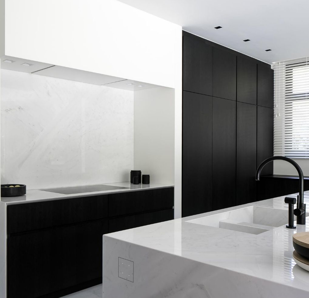 Integrated switches with gap - Xillo